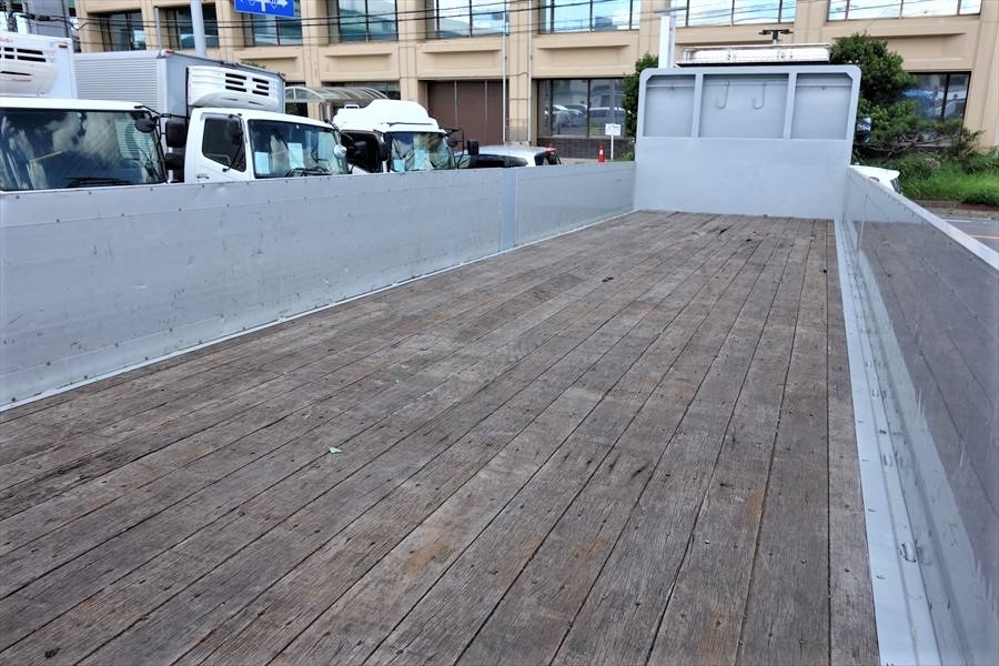 H27年 走行42万Km 車検6年1月 積載14t380Ps 7速 3軸| 名輸自動車